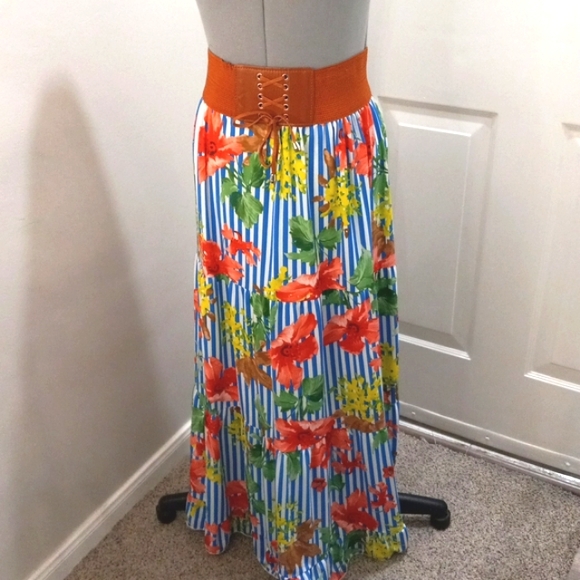 Me 2 Magic | Skirts | Me 2 Magic Floral Maxi Skirt With Built In Belt ...